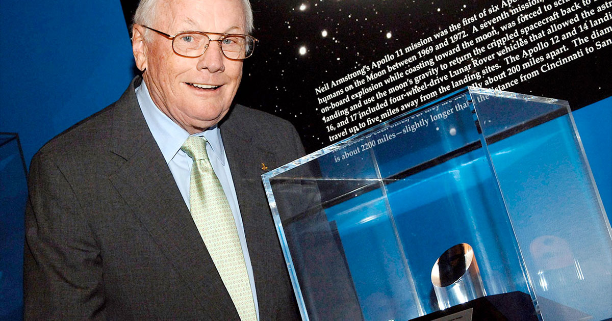 NASA gives moonwalker Neil Armstrong a moon rock (in name only ...