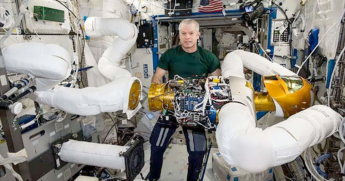Robonaut returns to Earth for repairs after seven years on space station | collectSPACE