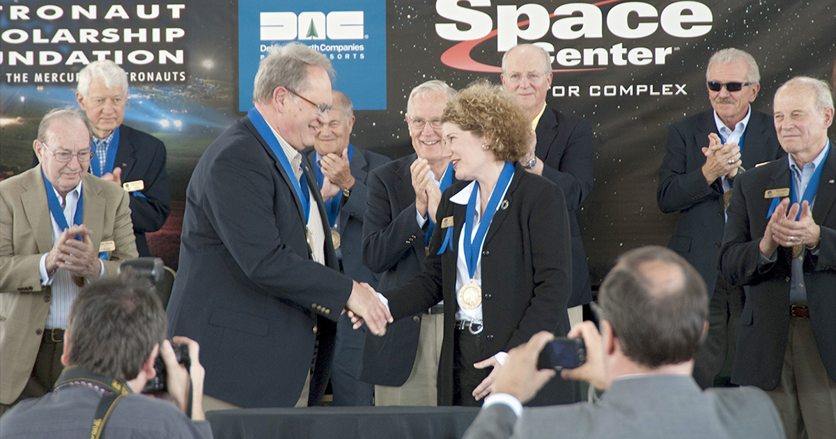Shuttle commander, station spacewalker join Astronaut Hall of Fame | collectSPACE