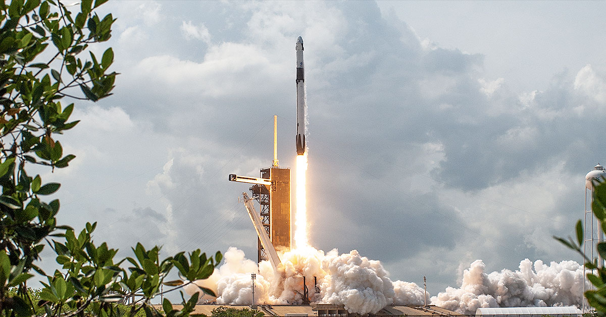 Shuttle Falcon 9 Compared