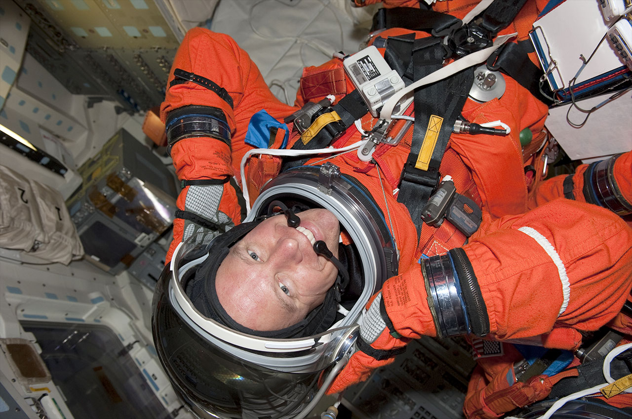 NASA replaces injured astronaut on space shuttle Discovery's final ...