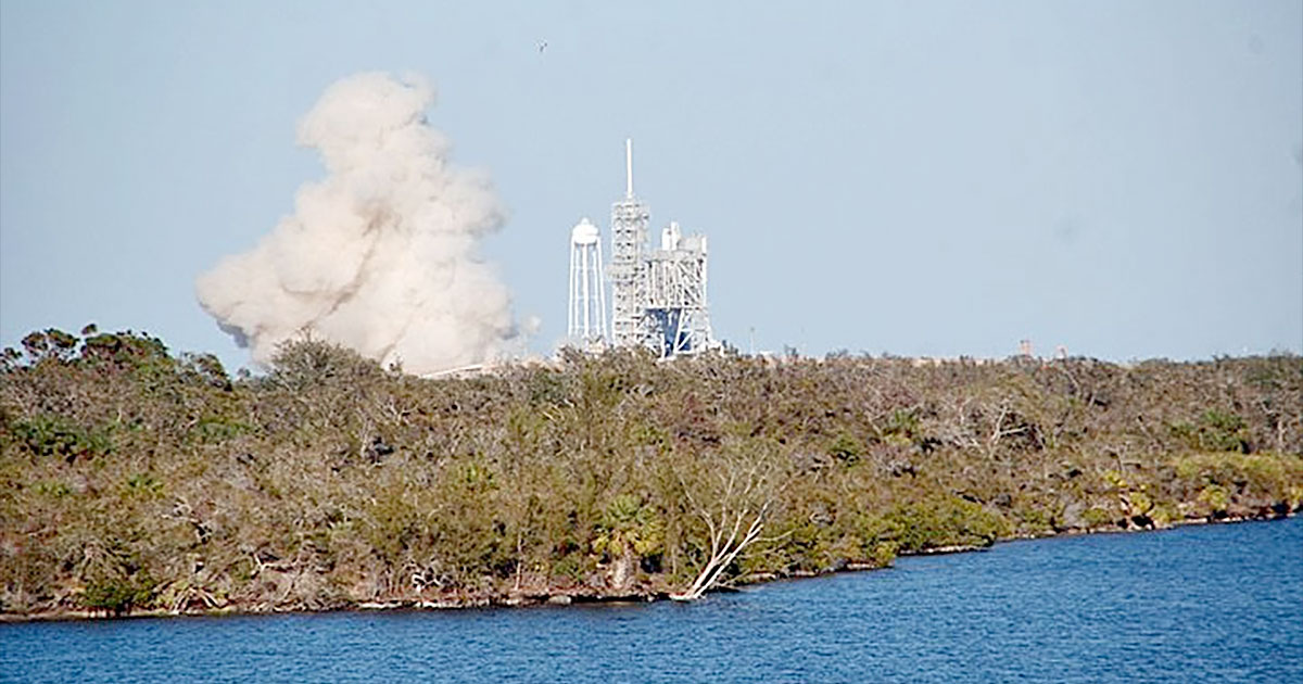 SpaceX Falcon static fire reignites historic NASA launch pad | collectSPACE