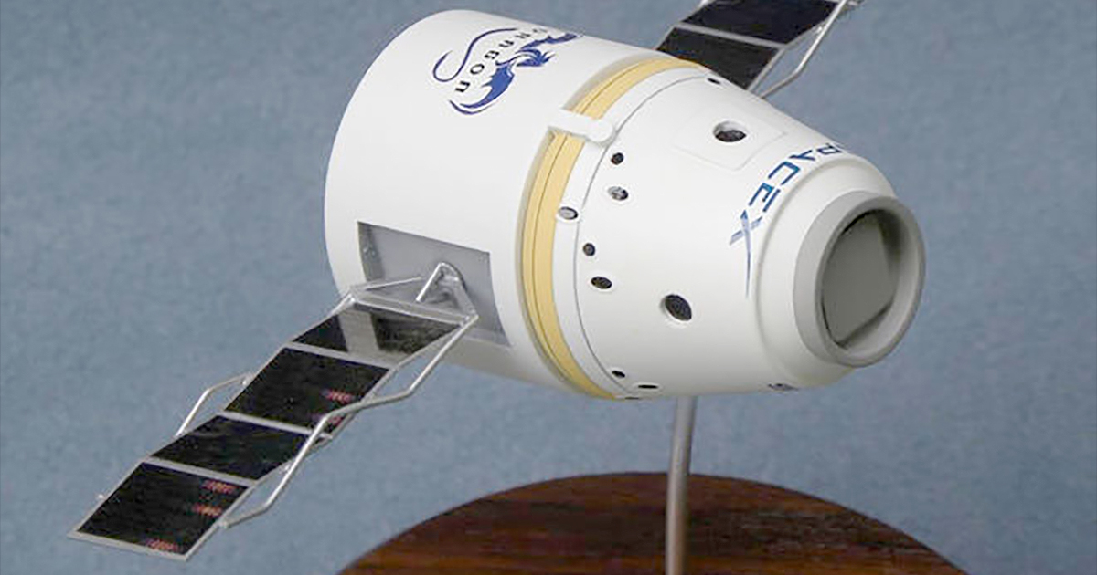 Land your own Dragon with new models of SpaceX spacecraft | collectSPACE