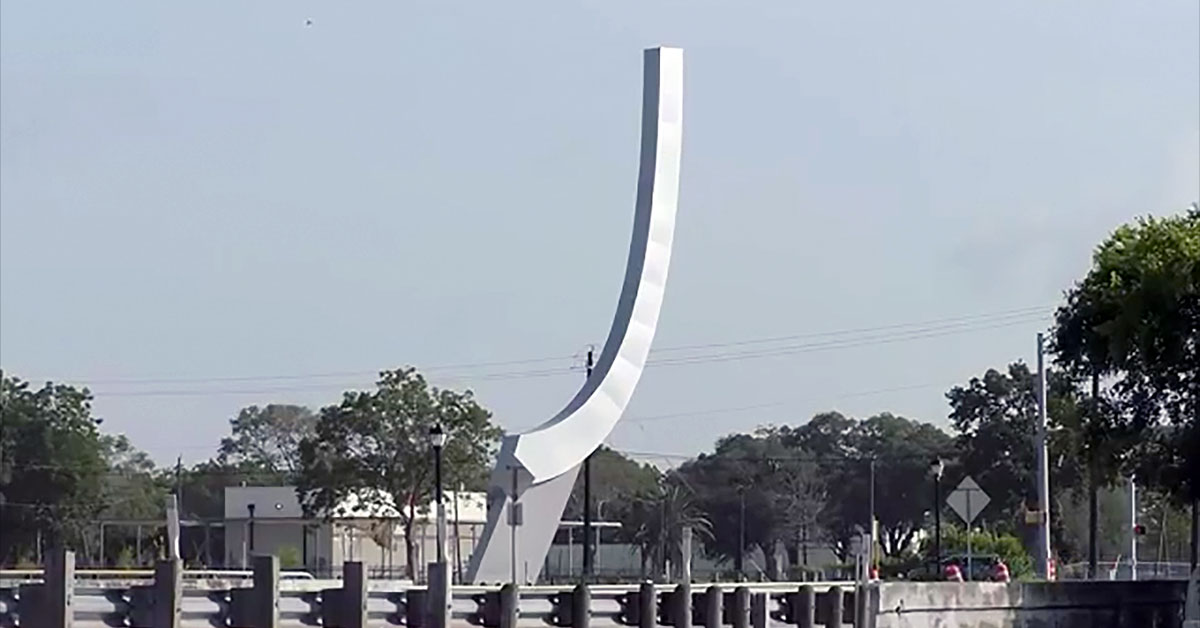 New monument shines light on Houston suburb's link with NASA | collectSPACE