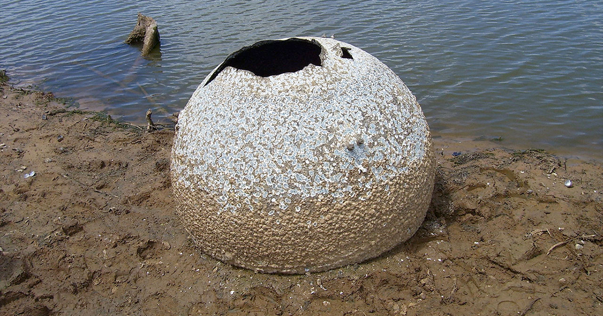 Drought exposes debris from space shuttle Columbia in Texas | collectSPACE