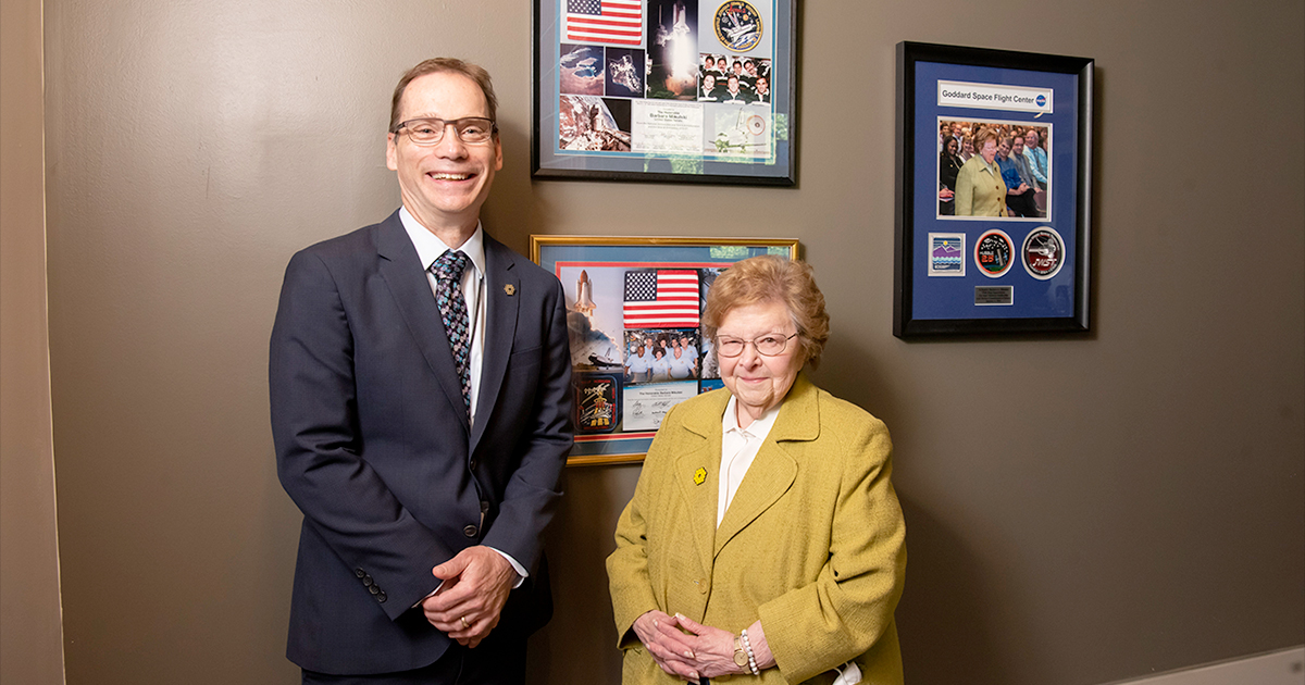 Senator who helped save Hubble donates space telescope collection ...