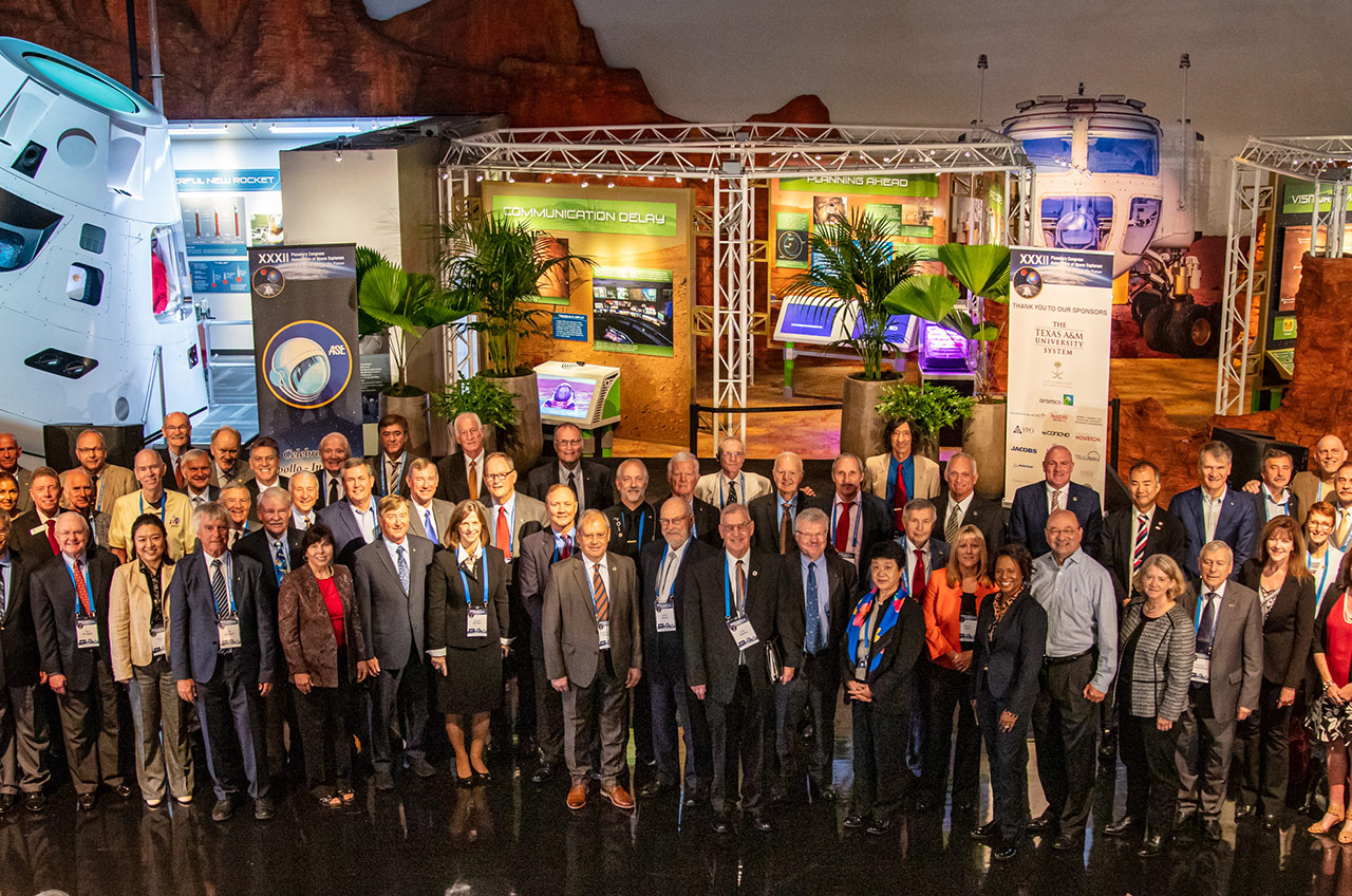 Space explorers from around the world gather for Planetary Congress ...