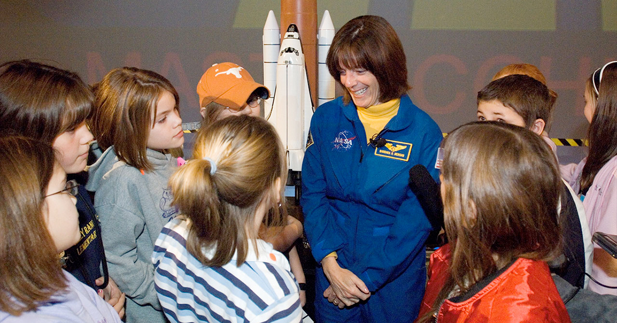 Astronaut teacher to fly seeds for students | collectSPACE