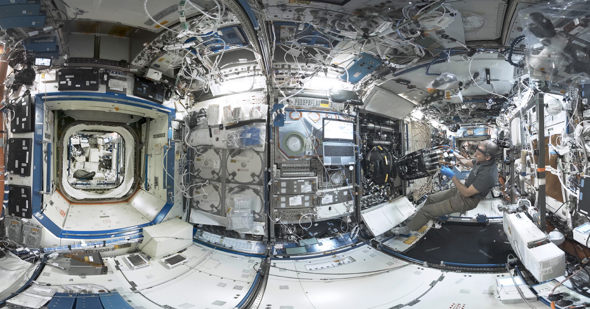 'ISS Experience' puts viewers aboard the space station in 3D 360-degree ...