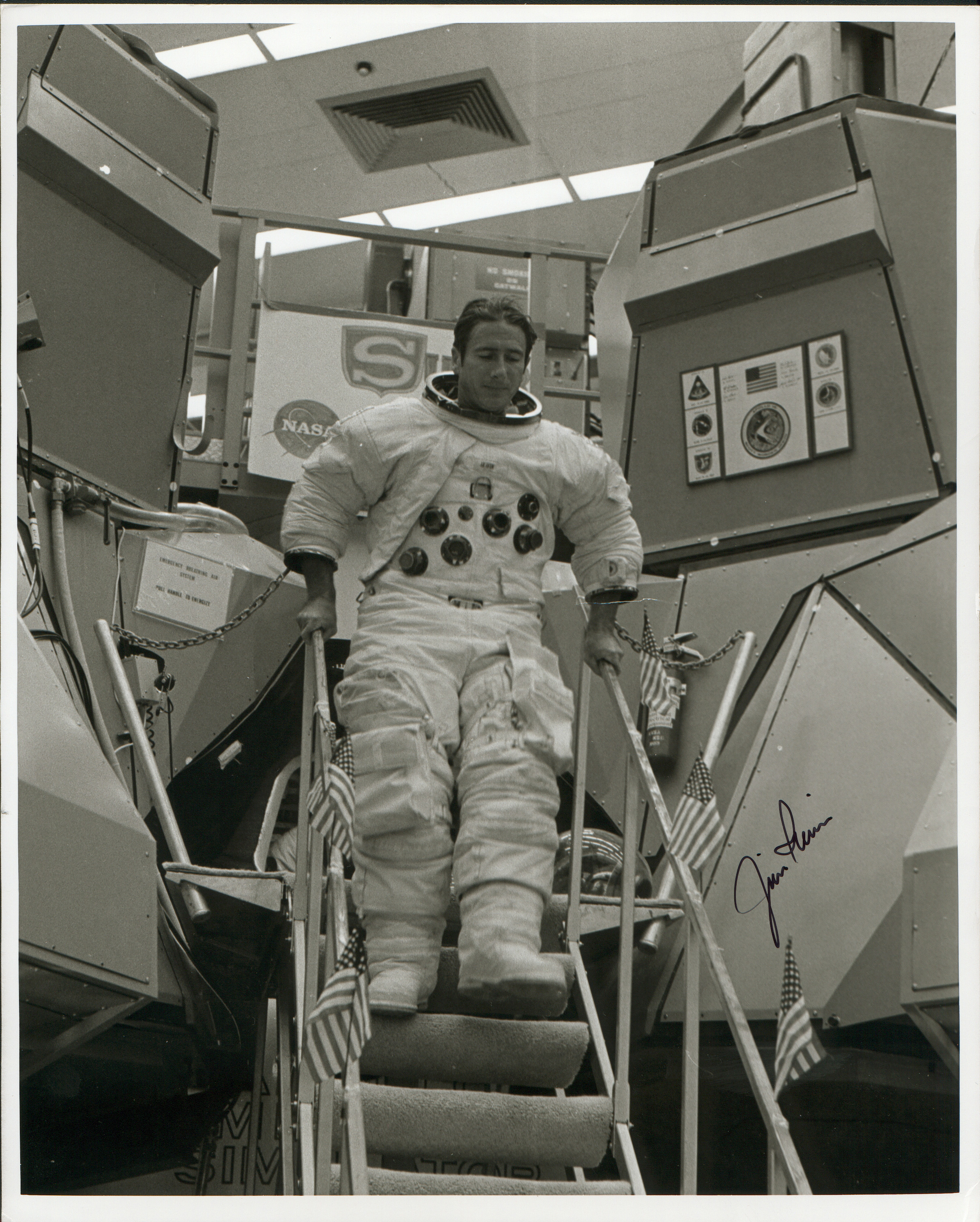 RR Auction vs. SCCS: James Irwin-signed photo - collectSPACE: Messages