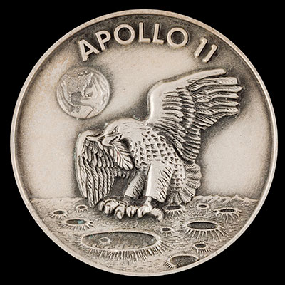 Apollo 11 patch olive branch: talons or beak - collectSPACE: Messages