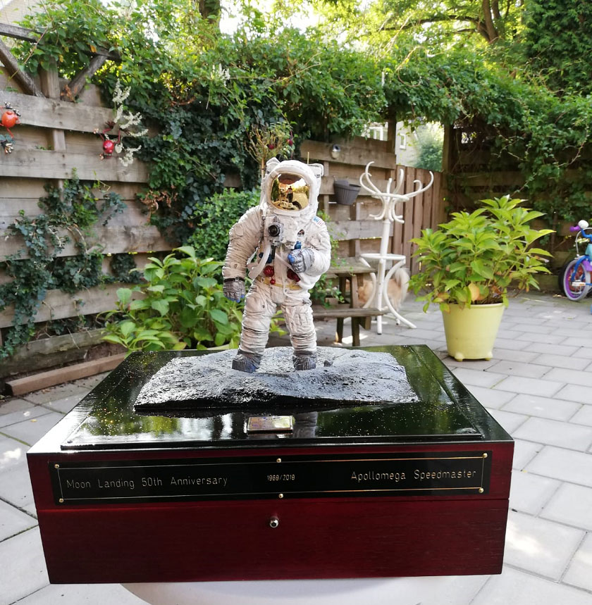 EB: Apollo 11 Omega watch box diorama - collectSPACE: Messages