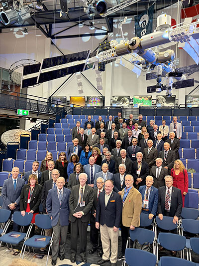 9/29-10/6: XXXV Planetary Congress (Noordwijk) - collectSPACE: Messages