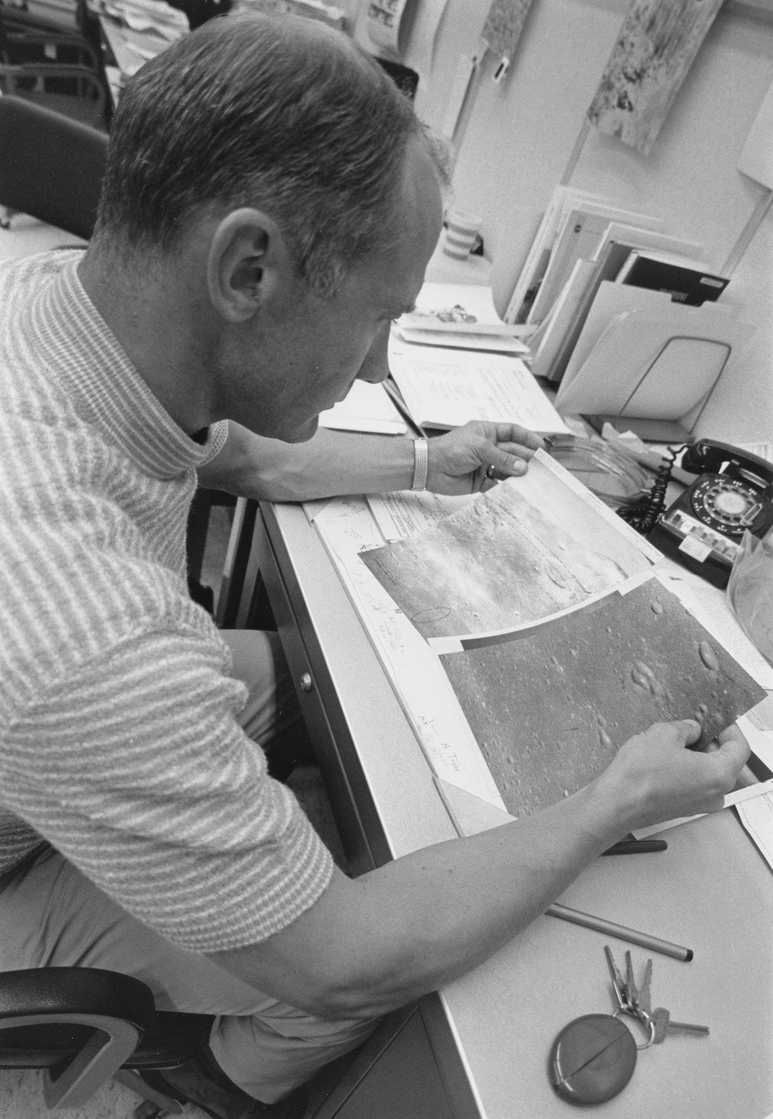 Buzz Aldrin's combo key ring/change purse - collectSPACE: Messages