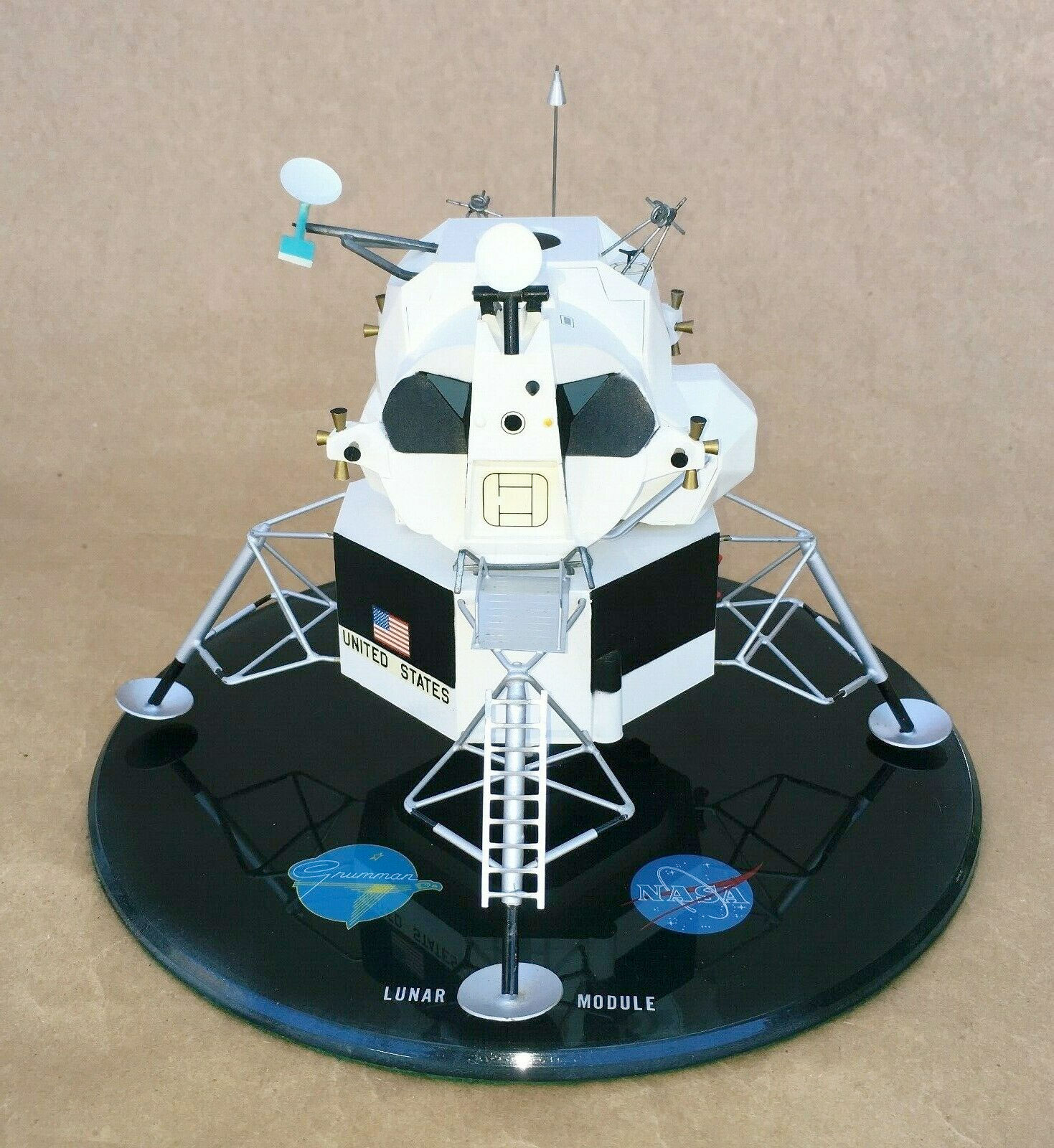 352835390408: Grumman Apollo LM model - collectSPACE: Messages