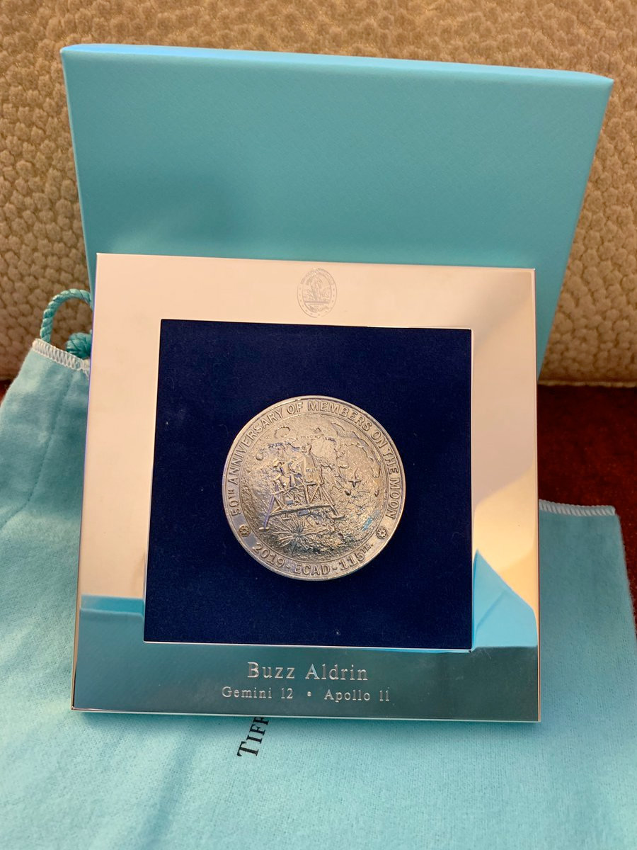 Explorers Club 'Members on Moon' medallion - collectSPACE: Messages