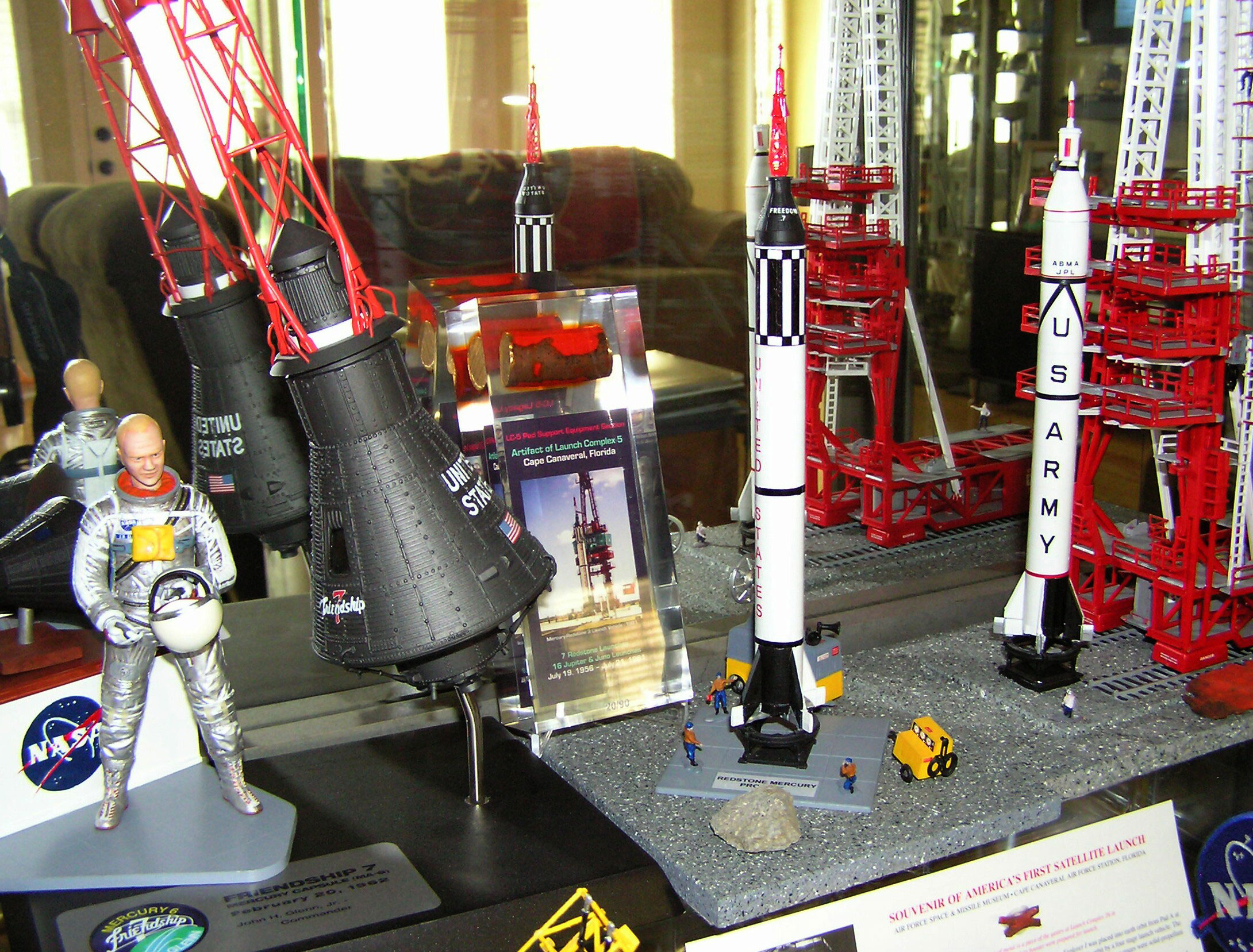 FS: Retro Space Launch Complex acrylics - collectSPACE: Messages