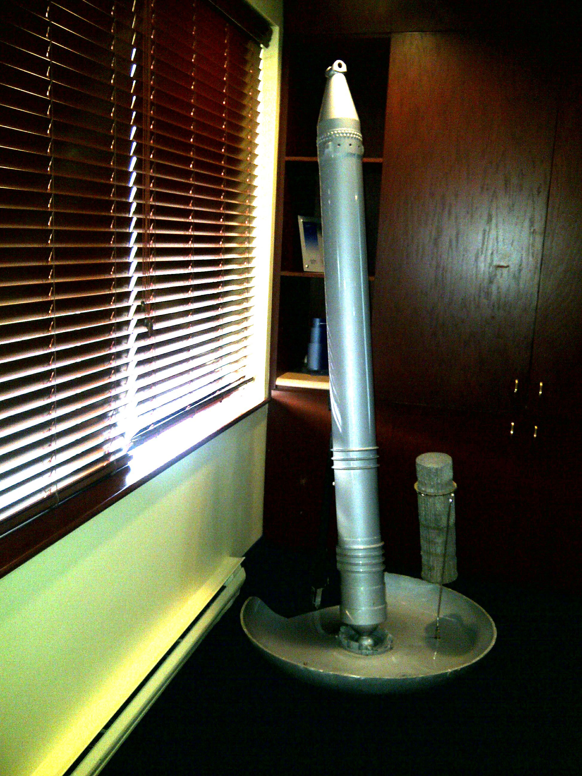 Heroux Limited miniature Lunar Module leg - collectSPACE: Messages