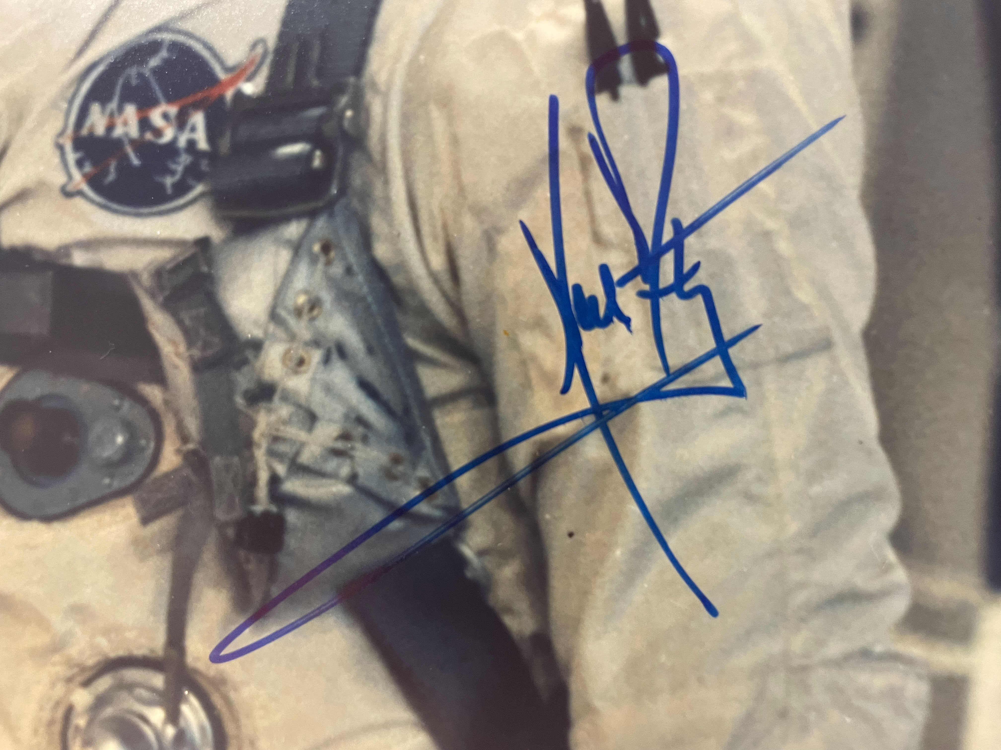 Advice on Gemini 8, Apollo 8, 11 signatures - collectSPACE: Messages