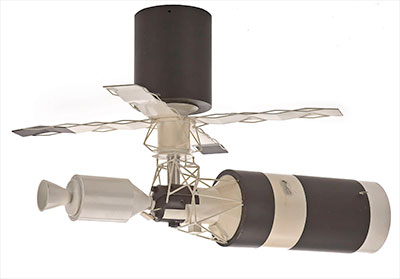 Models made for the Apollo simulators - collectSPACE: Messages