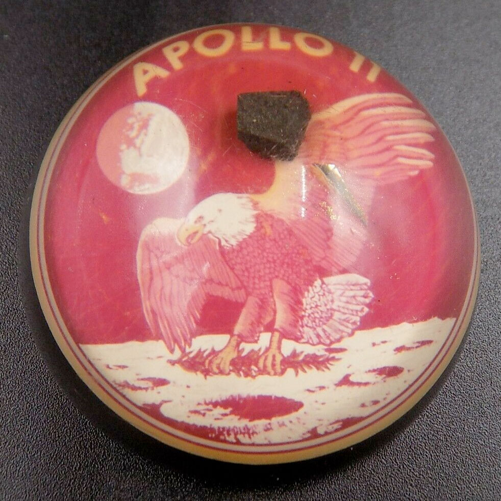 274842545785: Apollo 11 heatshield lucite - collectSPACE: Messages