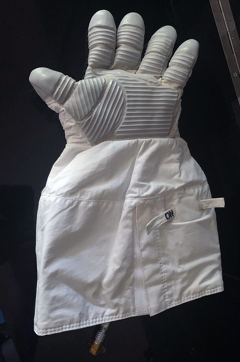 FS: Space Shuttle Phase VI TMG glove - collectSPACE: Messages