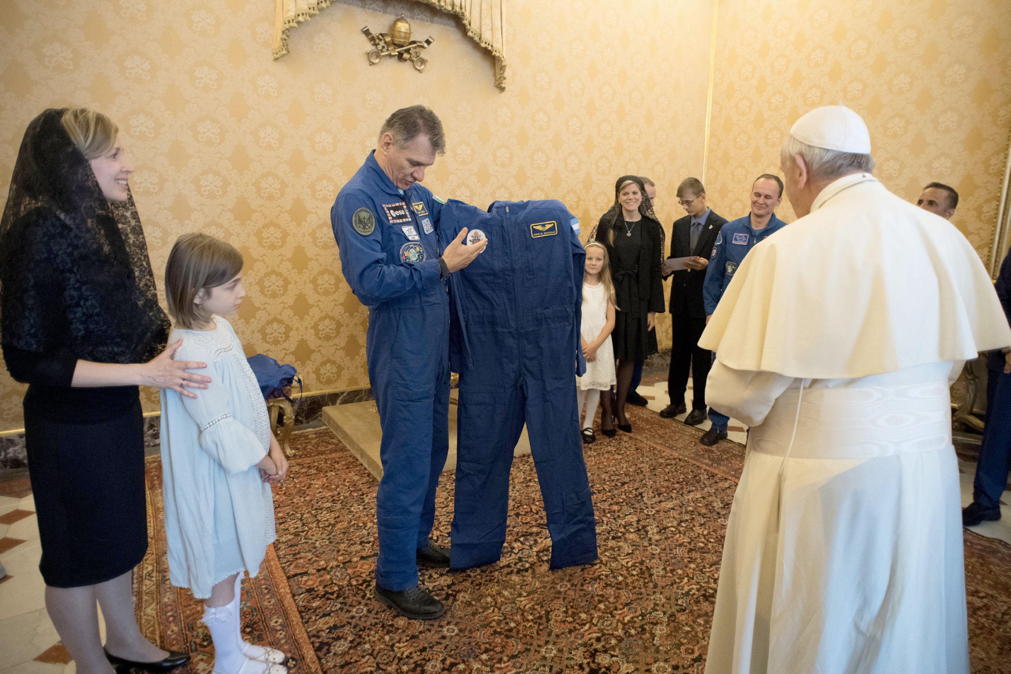 Pope Francis' astronaut flightsuit (with cape) - collectSPACE: Messages
