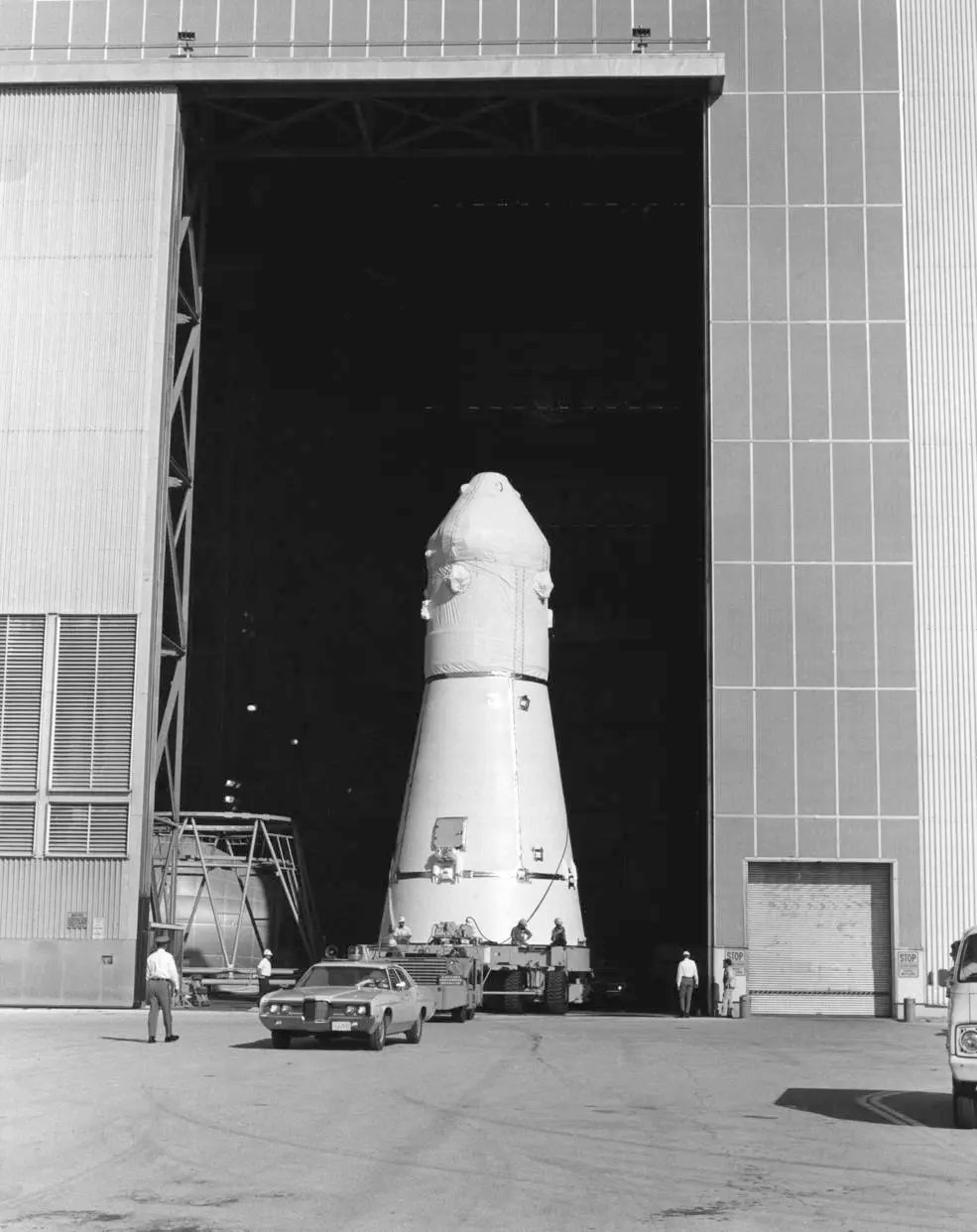 Apollo 16 rollback to VAB (January 1972) - collectSPACE: Messages