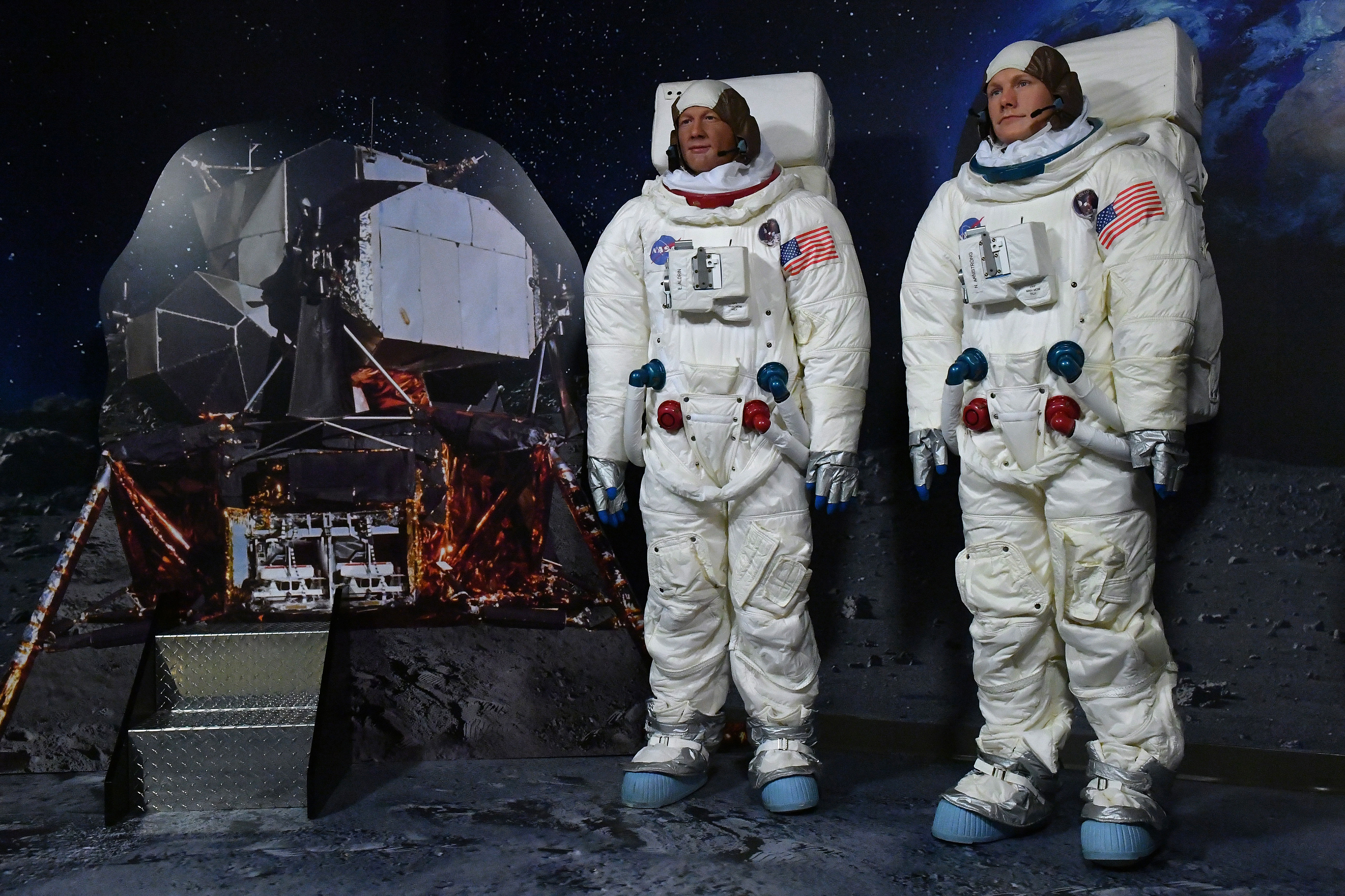 Madame Tussauds: Apollo 11 wax figures - collectSPACE: Messages