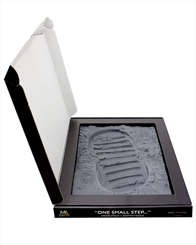 Master Replicas 'One Small Step' boot print - collectSPACE: Messages