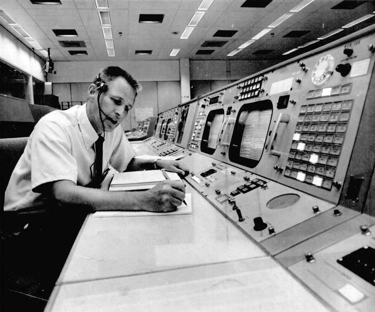 Ernie Randall, network controller (1935-2021) - collectSPACE: Messages