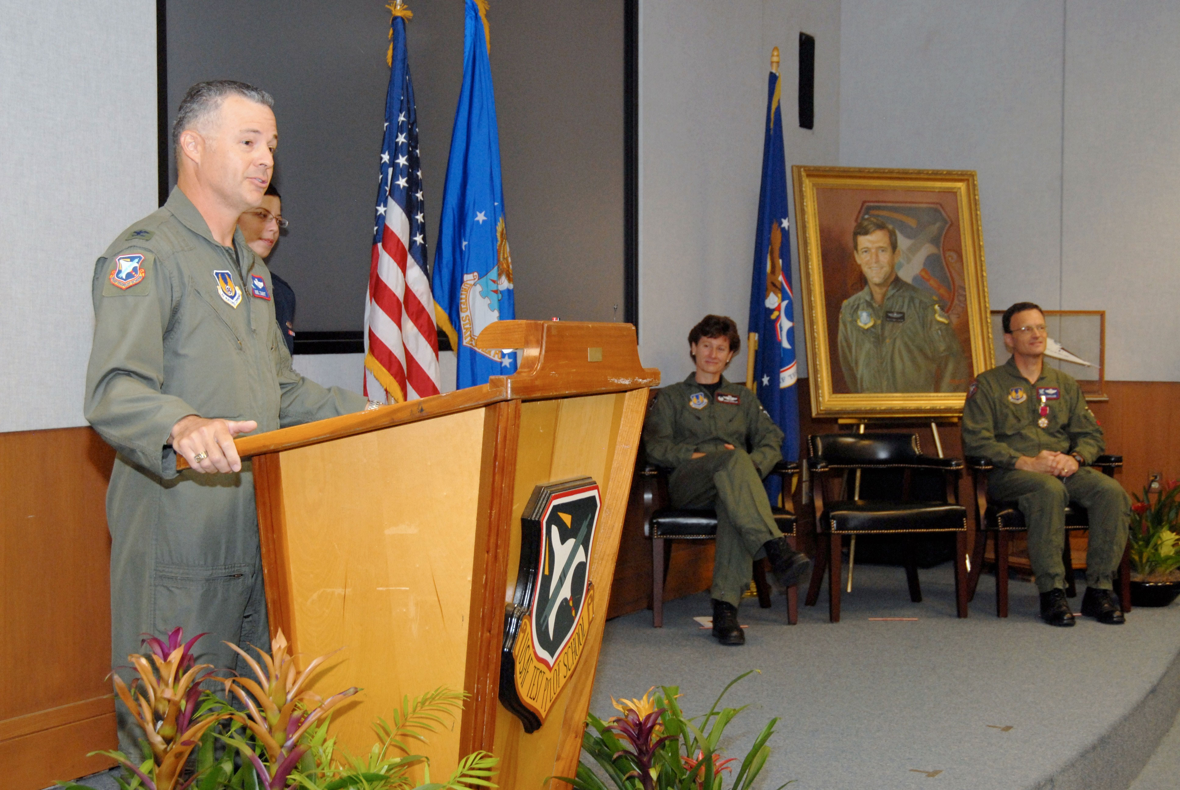 USAF Test Pilot School: Scobee auditorium - collectSPACE: Messages