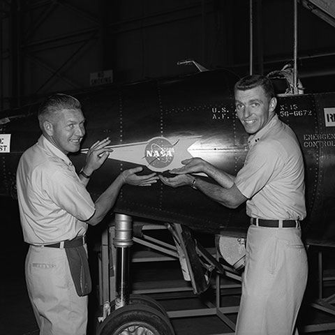 Photo of the week 650 (April 8, 2017) - collectSPACE: Messages