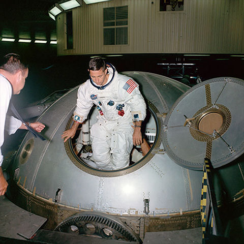 Photo of the week 732 (November 3, 2018) - collectSPACE: Messages