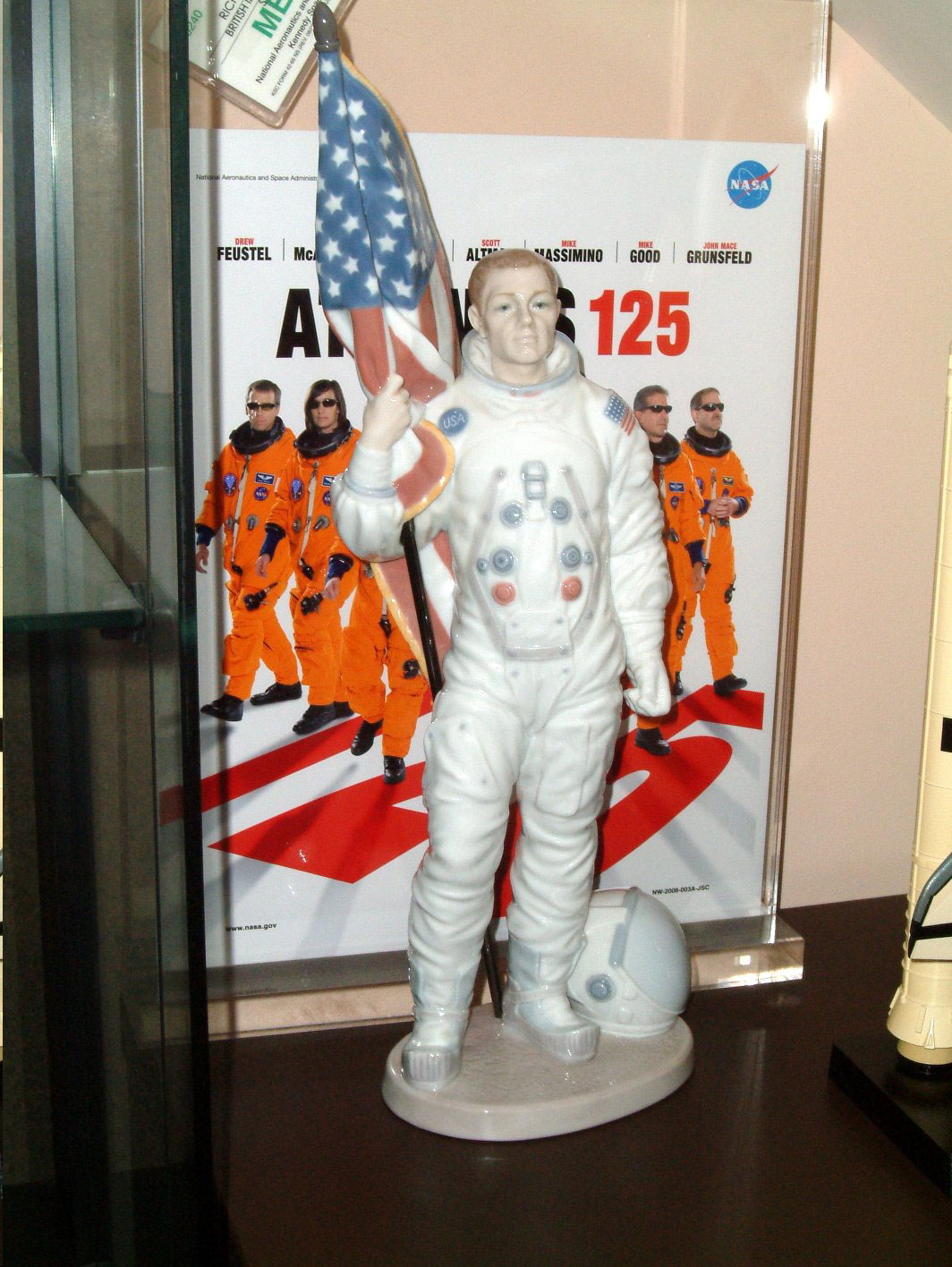 WTD: Lladro Apollo Astronaut certificate scan - collectSPACE: Messages