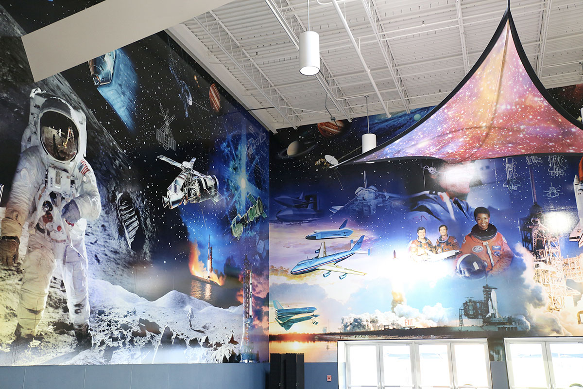 Nasa Space Center Houston Mural Guide To Visiting Space Center
