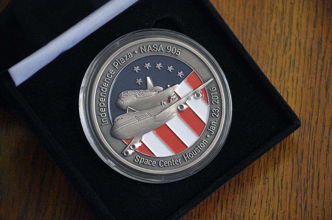 Space Center Houston 'Independence' medals - collectSPACE: Messages