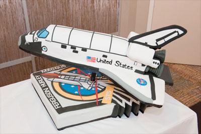 STS-135: JSC Space Shuttle Cake Presentation - collectSPACE: Messages