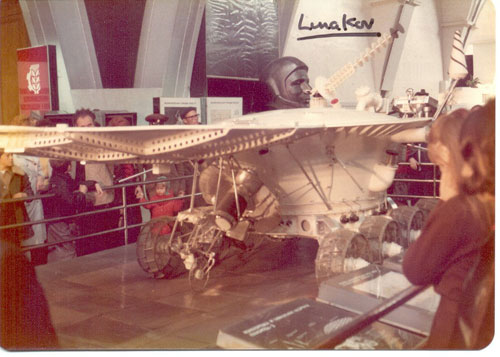 Kosmos Pavillion / Exhibition - collectSPACE: Messages