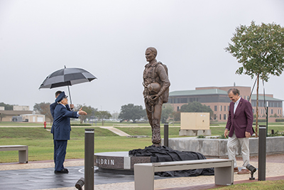 2nd Lt Edwin Aldrin statue at Texas A&M-RELLIS - collectSPACE: Messages